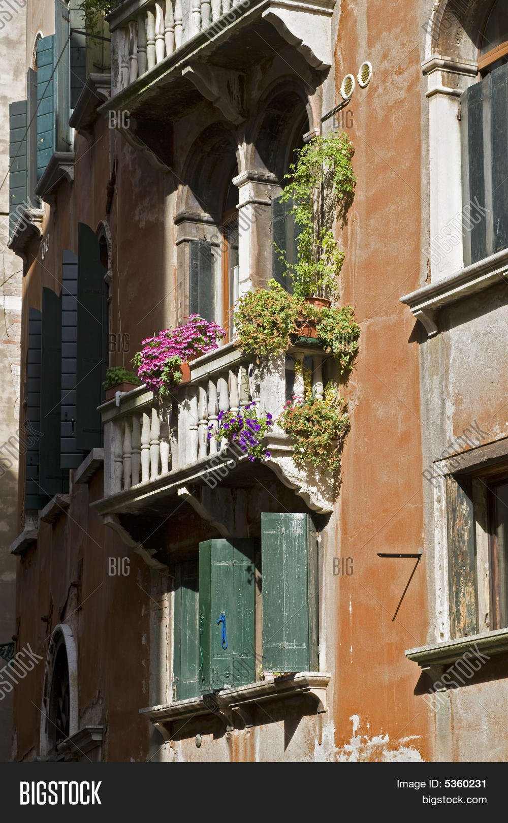 Typical Italian House Image & Photo (Free Trial) | Bigstock