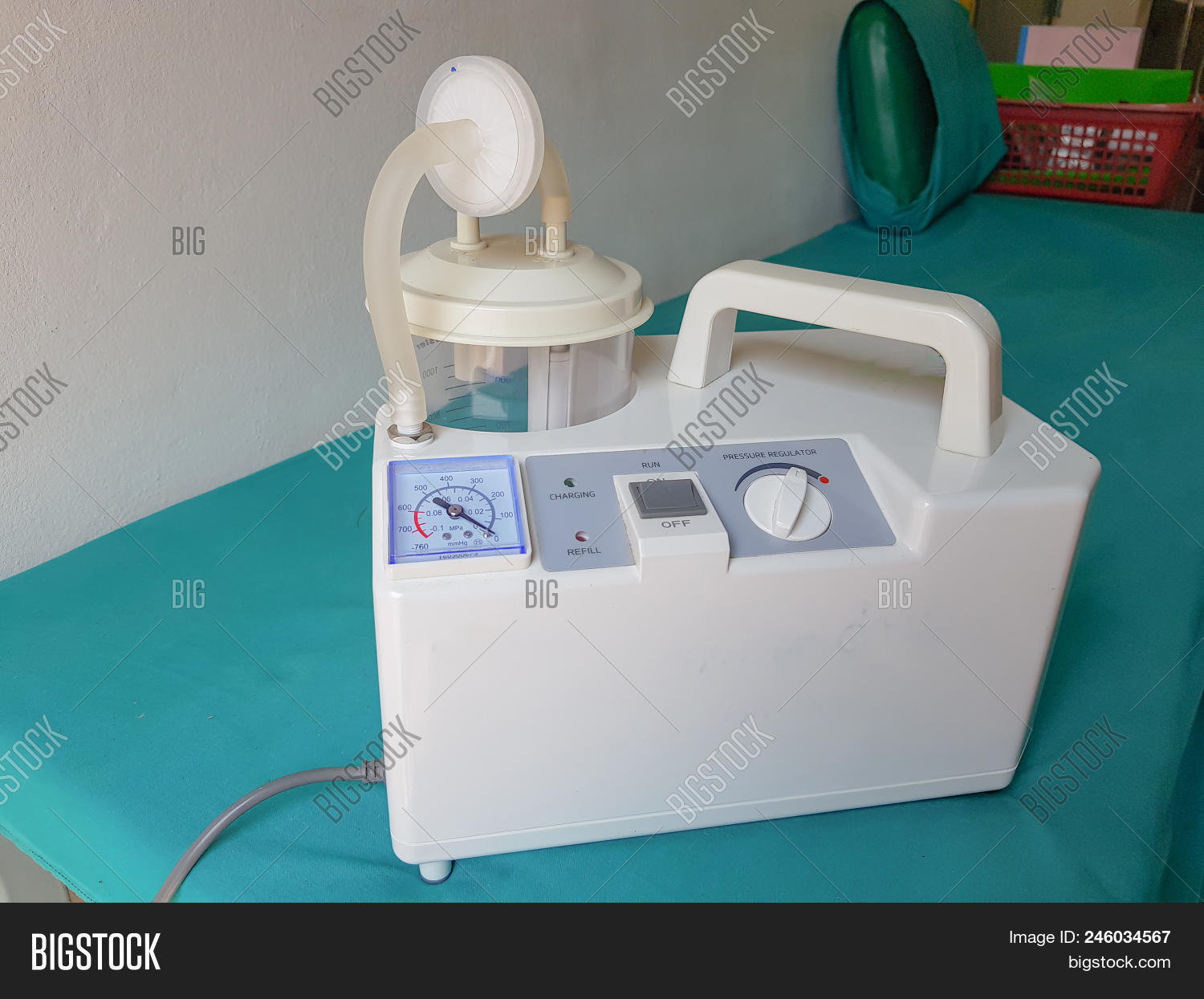Sputum Suction Devices Image & Photo (Free Trial) | Bigstock