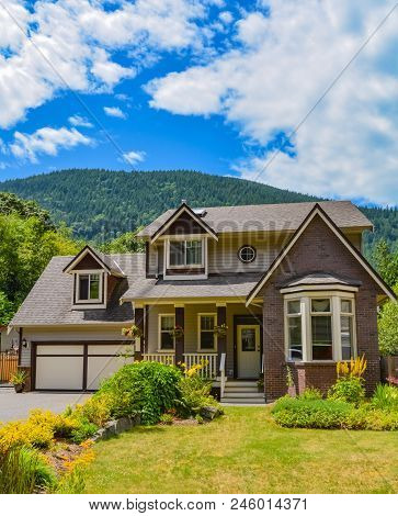 Big Family House Wide Image & Photo (Free Trial) | Bigstock