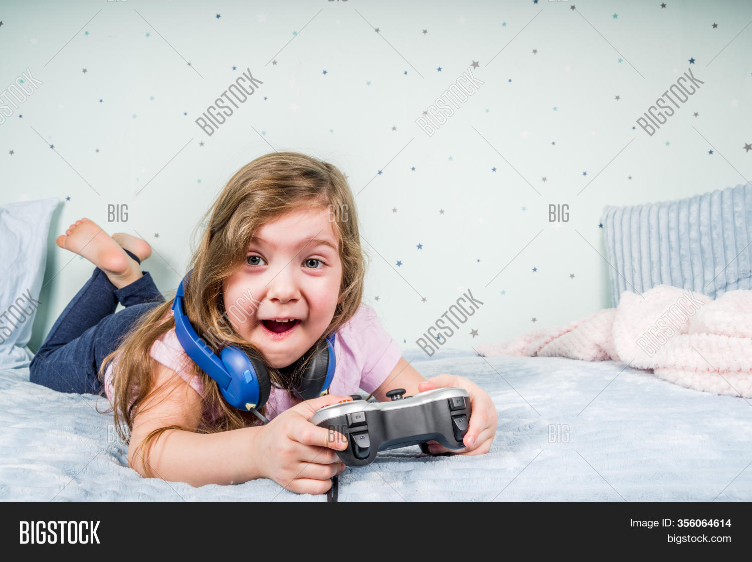 Kids Gaming Video Image & Photo (Free Trial) | Bigstock