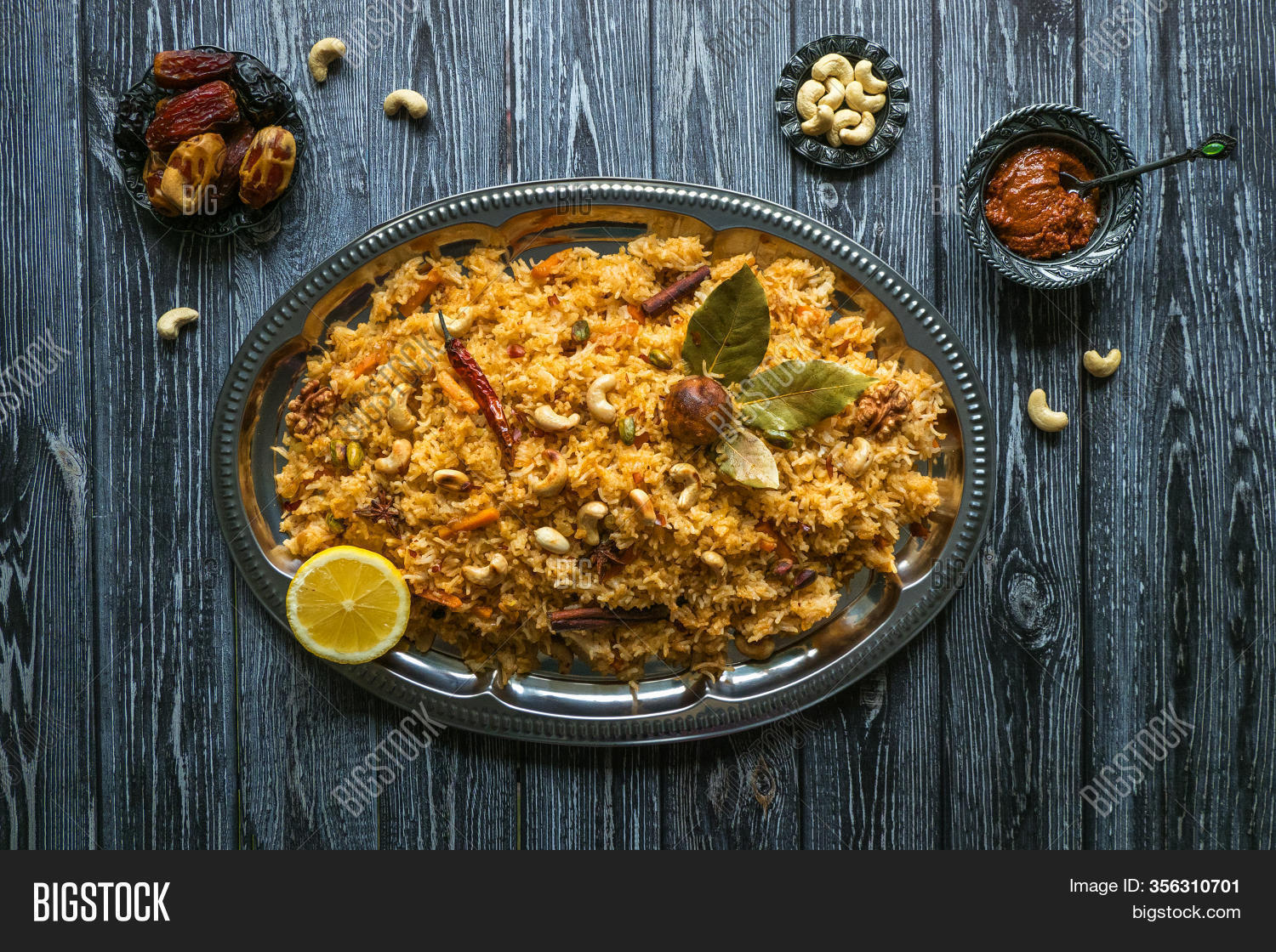 Traditional Arabic Image & Photo (Free Trial) | Bigstock