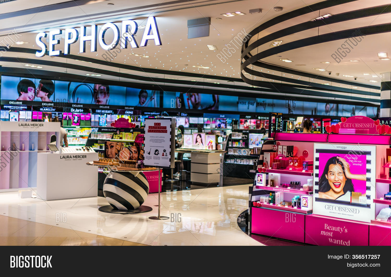Sephora Shop, French Image & Photo (Free Trial) | Bigstock