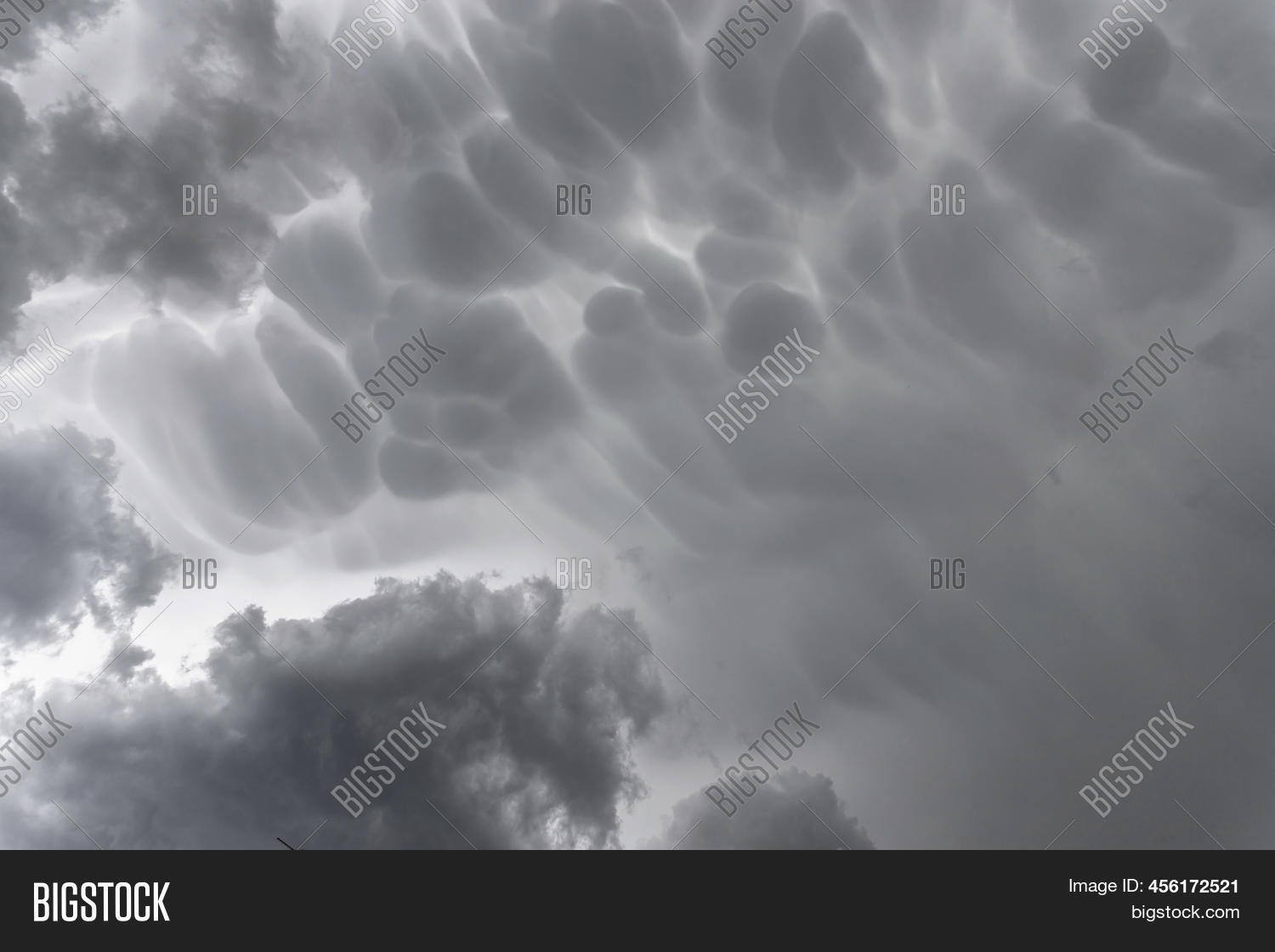 Mammatus Storm Clouds Image & Photo (Free Trial) | Bigstock
