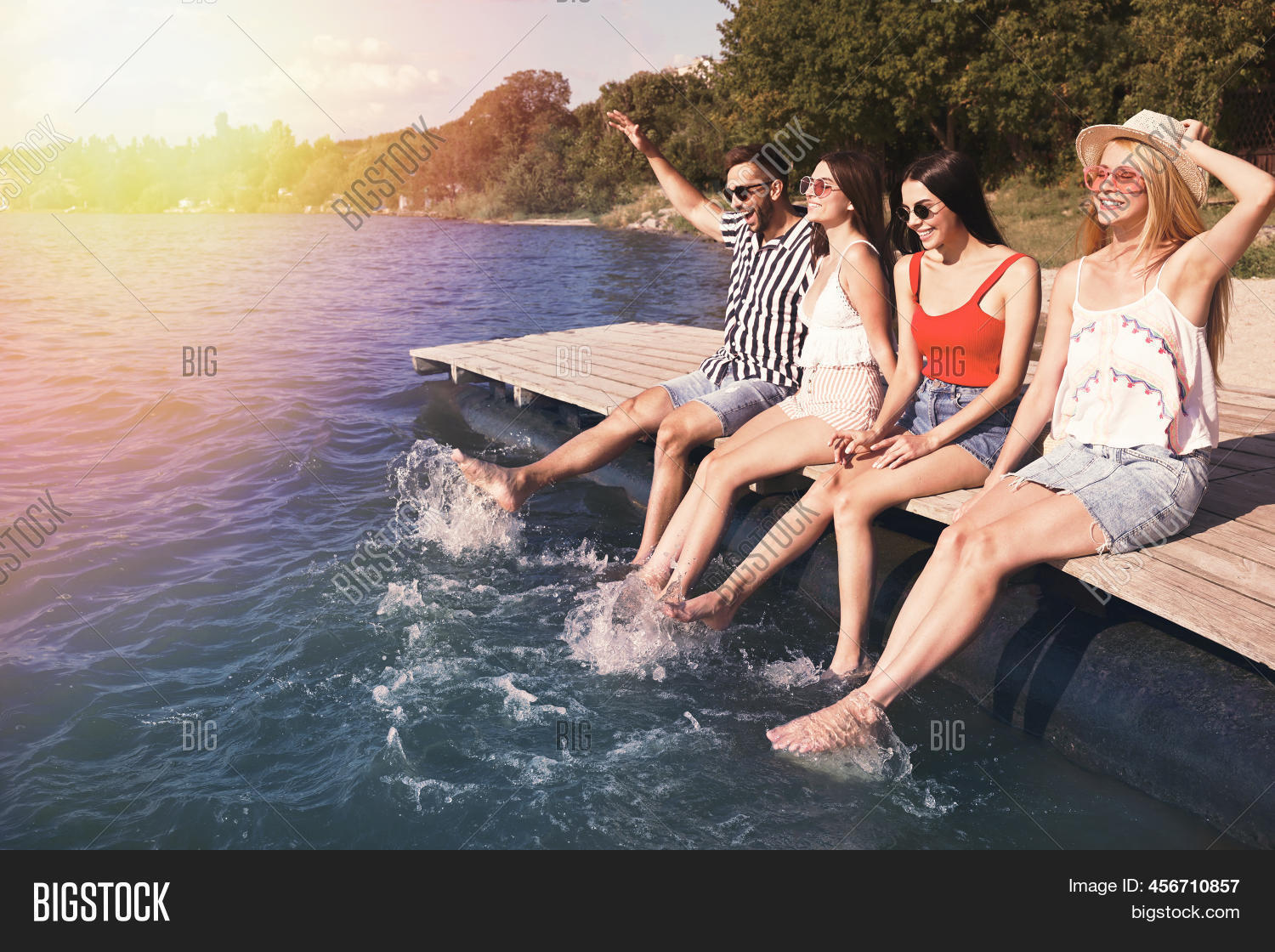 Group Friends 图片和照片（免费试用） | Bigstock