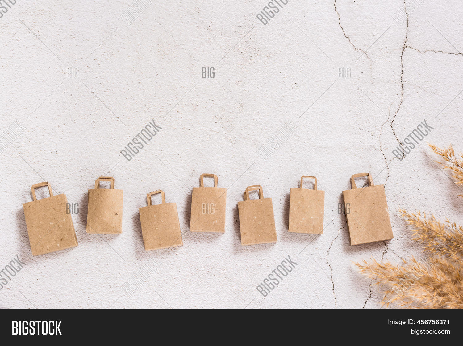 Kraft Paper Shopping Image & Photo (Free Trial) | Bigstock