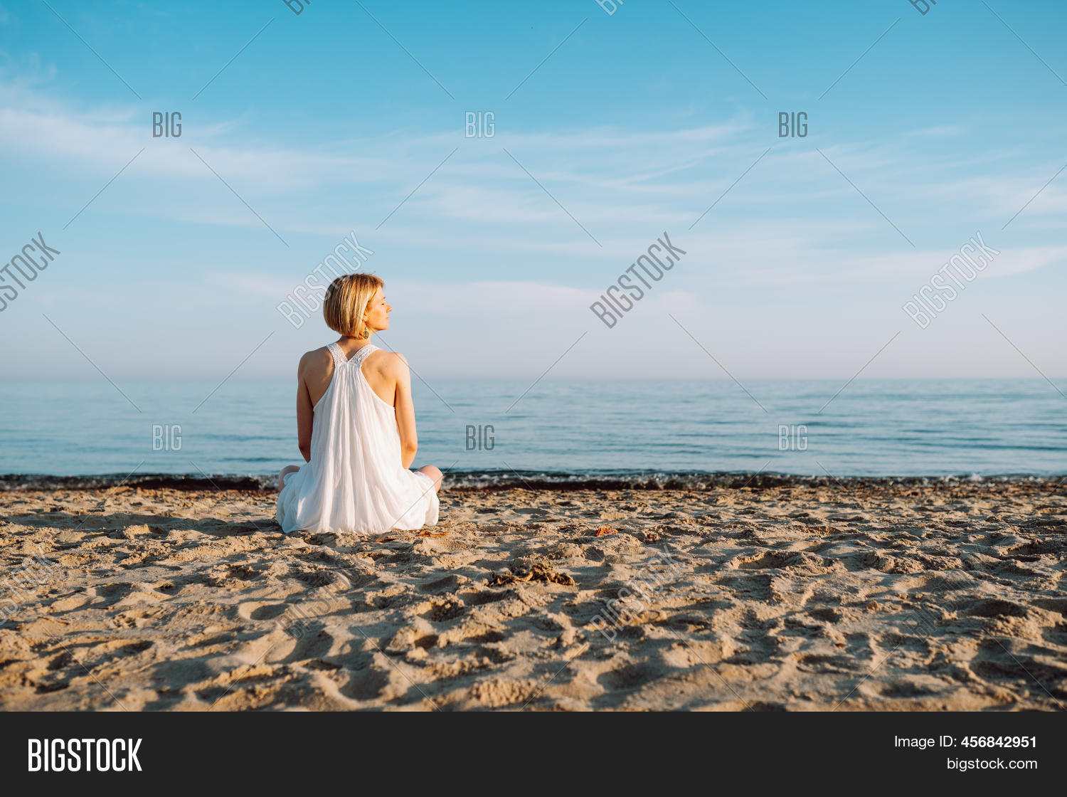 Back View Slim Woman Image & Photo (Free Trial) | Bigstock