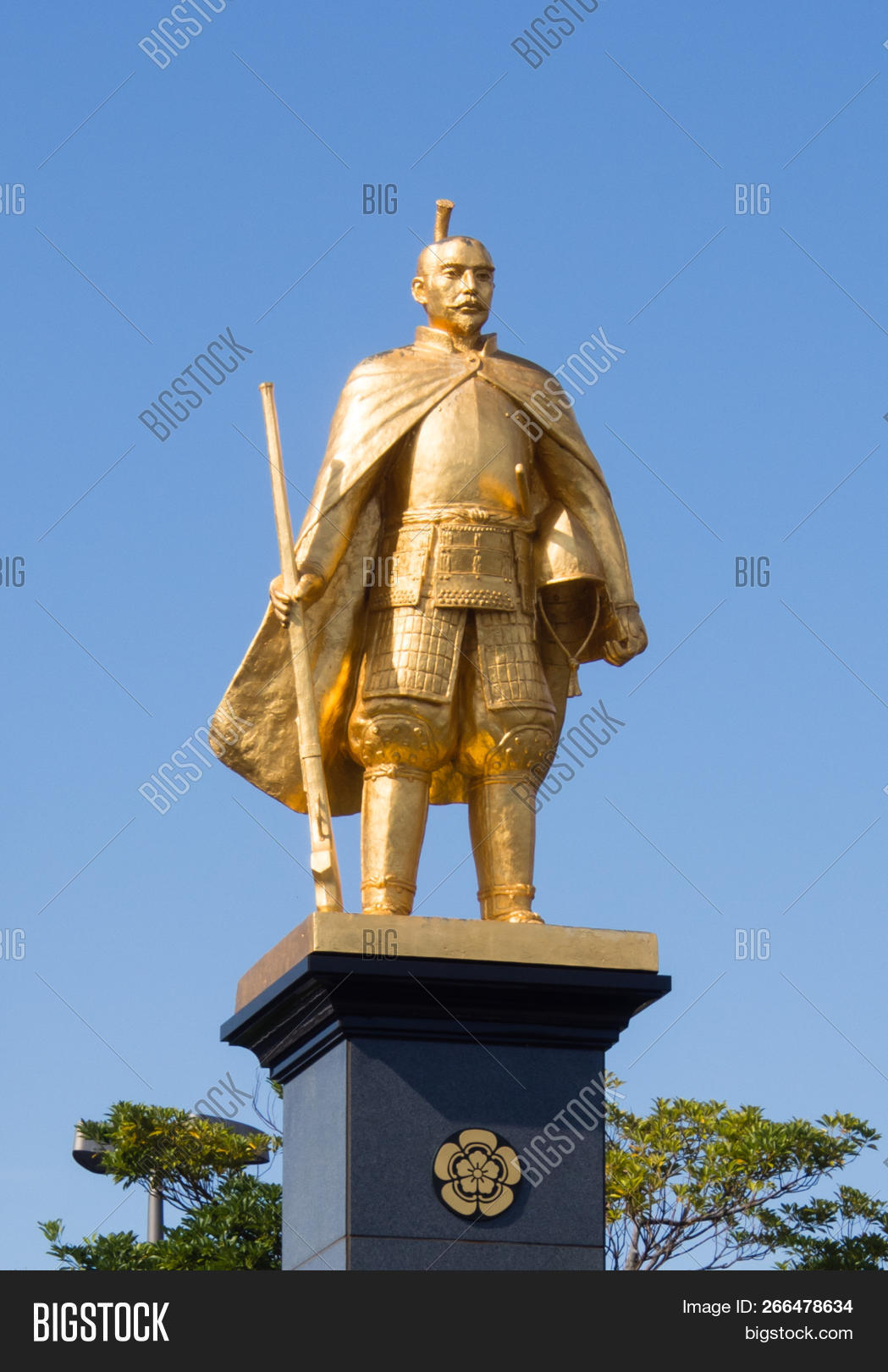 Oda Nobunaga Statue