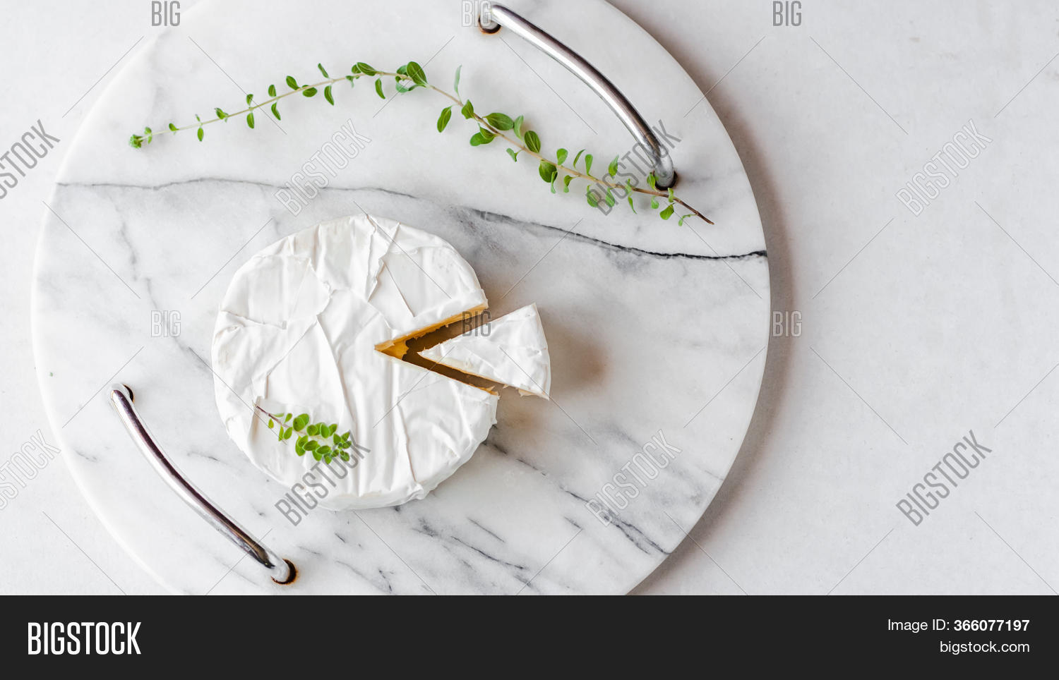 Round Brie Cheese Image & Photo (Free Trial) | Bigstock