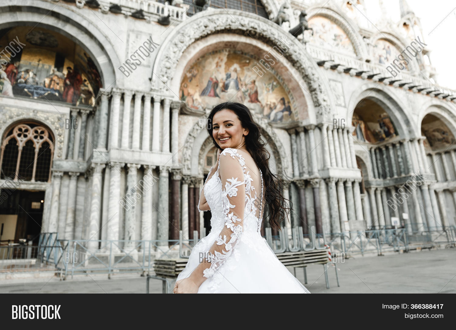 Bride Motion,running Image & Photo (Free Trial) | Bigstock