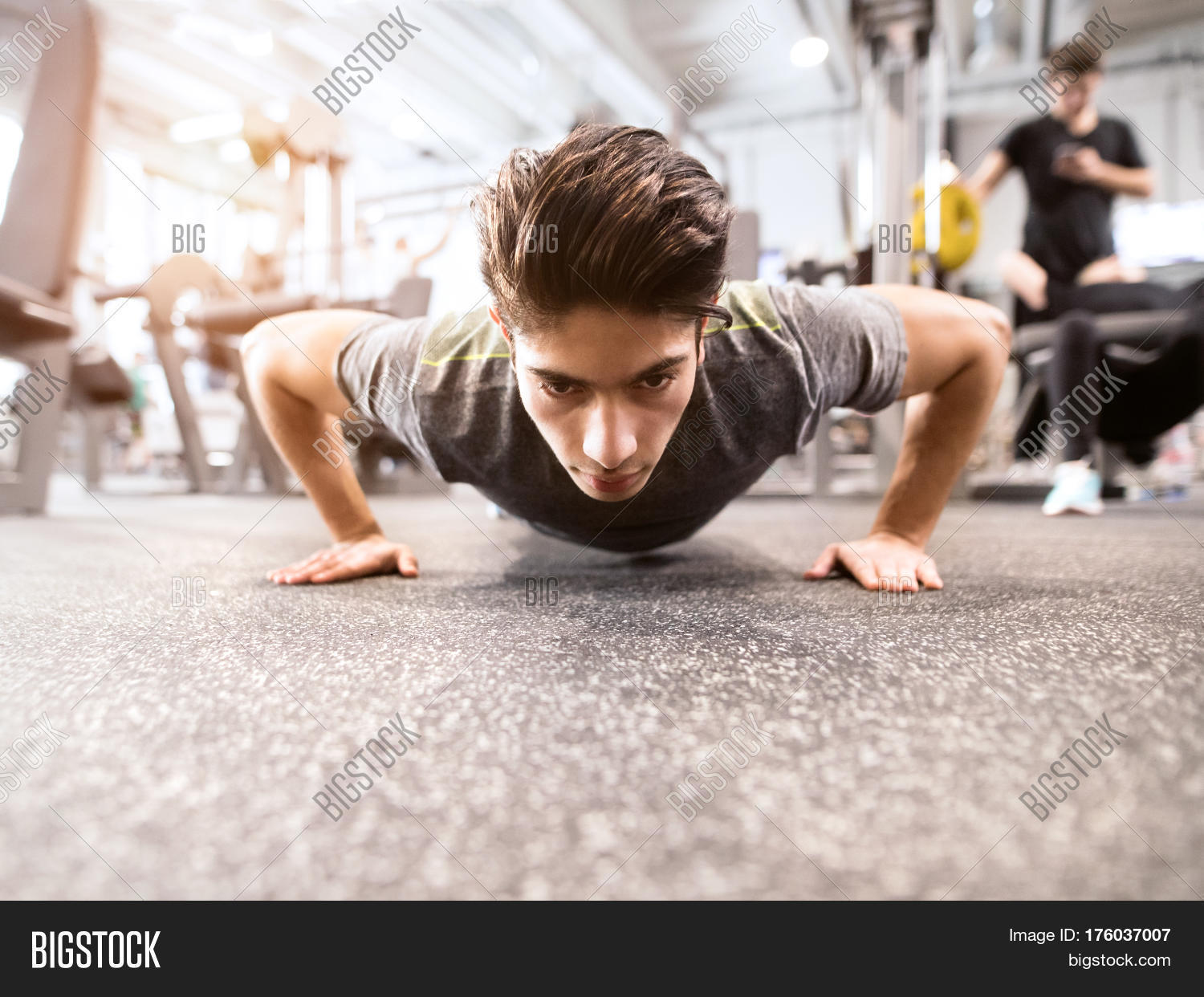 Fit Hispanic Man Gym Image & Photo (Free Trial) | Bigstock