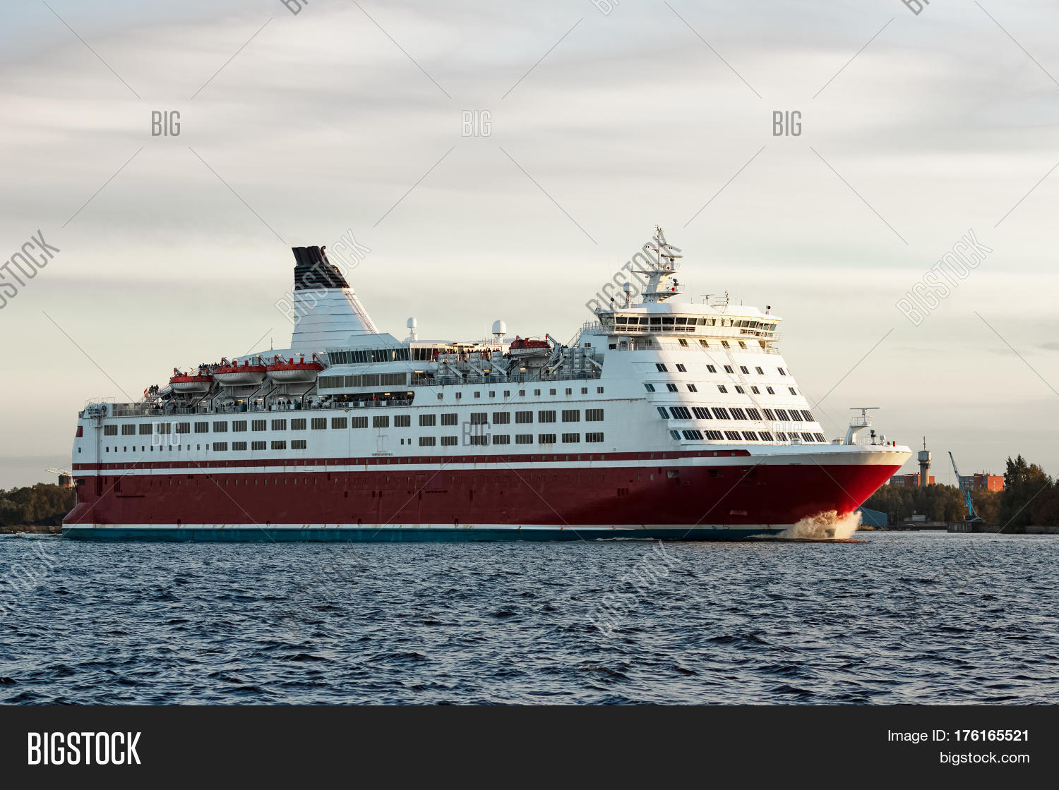 Red Cruise Liner Image & Photo (Free Trial) | Bigstock