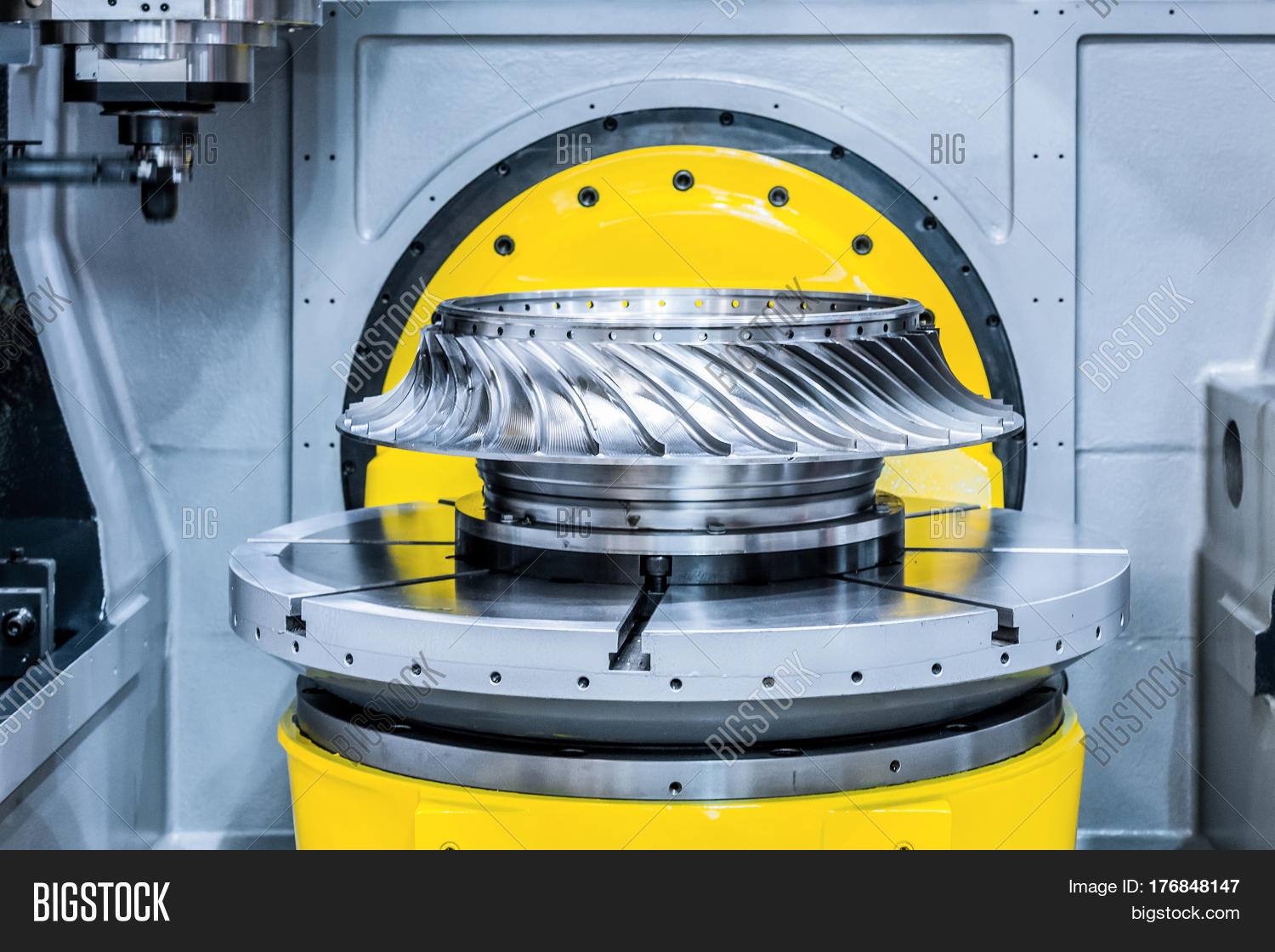 CNC Milling Machine Image & Photo (Free Trial) | Bigstock