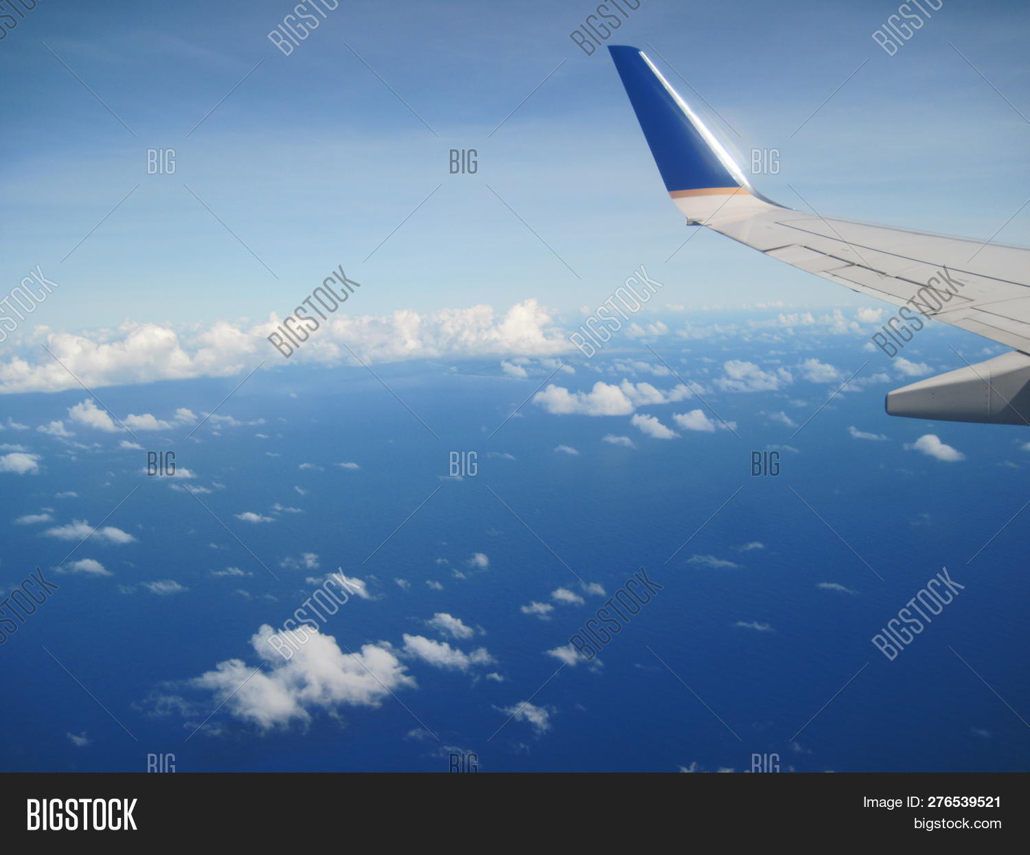 Left Wing Airplane Image & Photo (Free Trial) | Bigstock