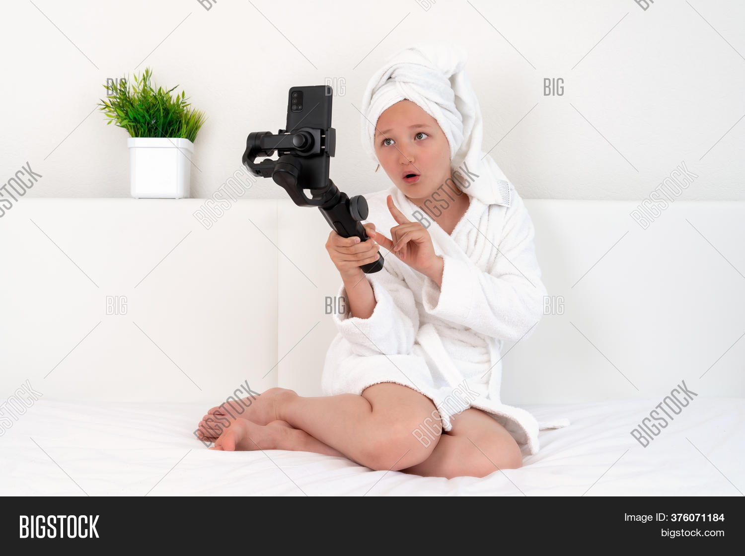 Teenager Girl Blogger Image & Photo (Free Trial) | Bigstock