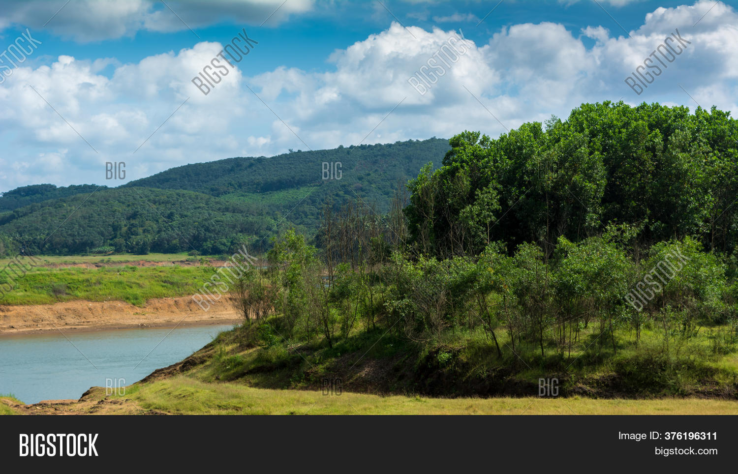 Pazhassi Dam Reservoir Image & Photo (Free Trial) | Bigstock