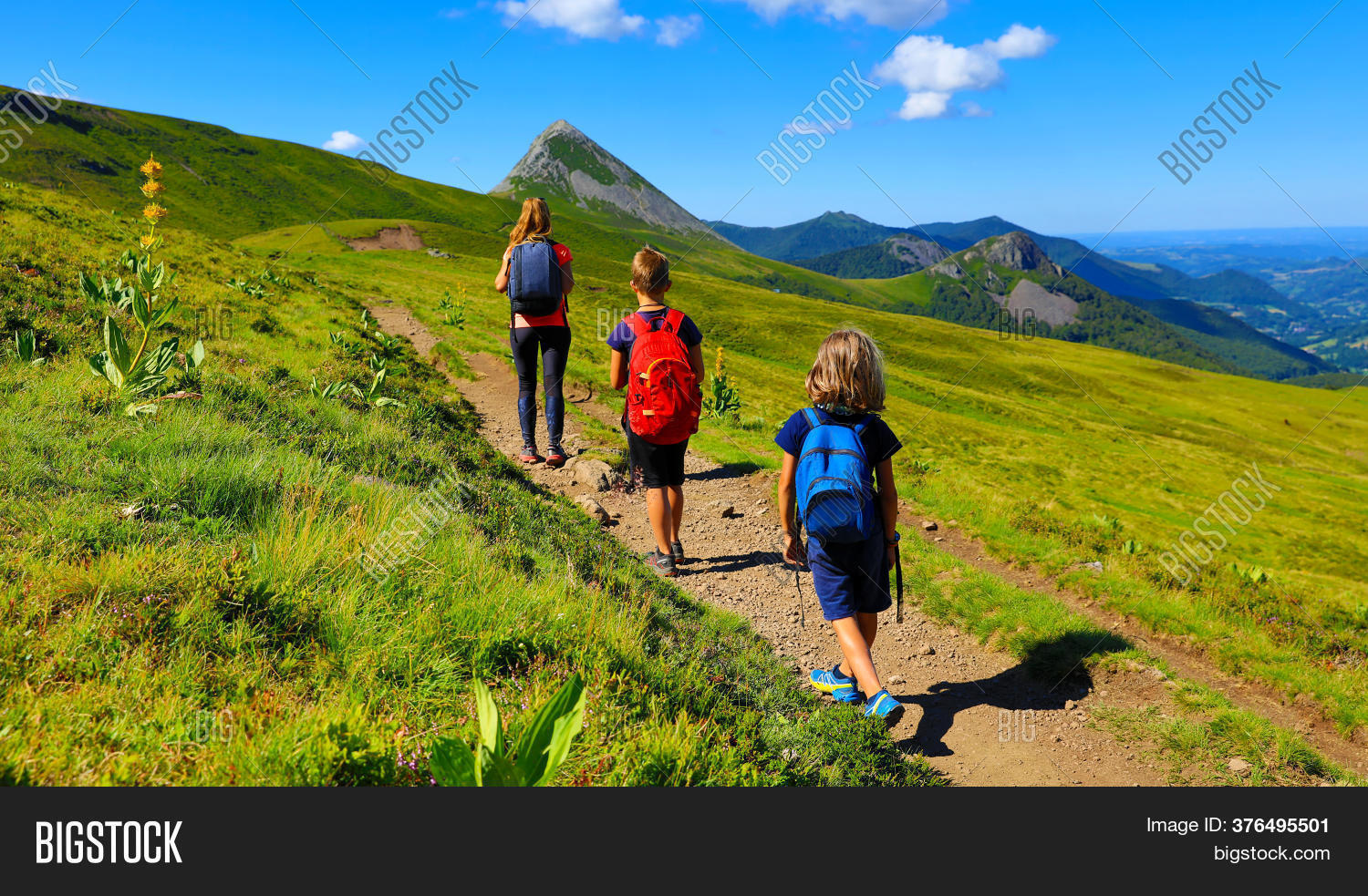 Family Backpacker Image & Photo (Free Trial) | Bigstock