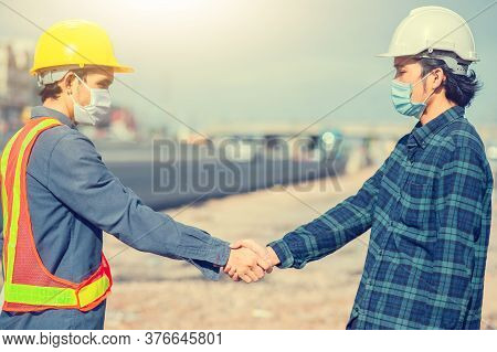 Cooperation And Team Construction Success Images, Illustrations ...