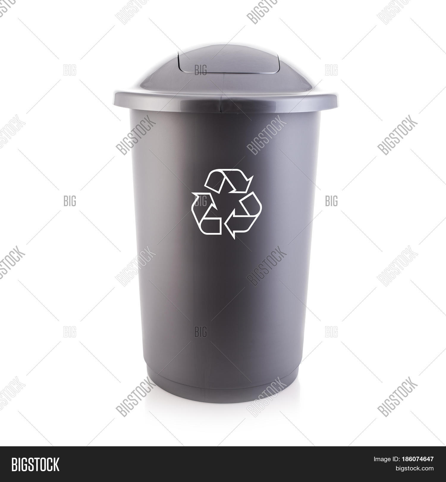 Recycle Bin Isolated Image & Photo (Free Trial) | Bigstock