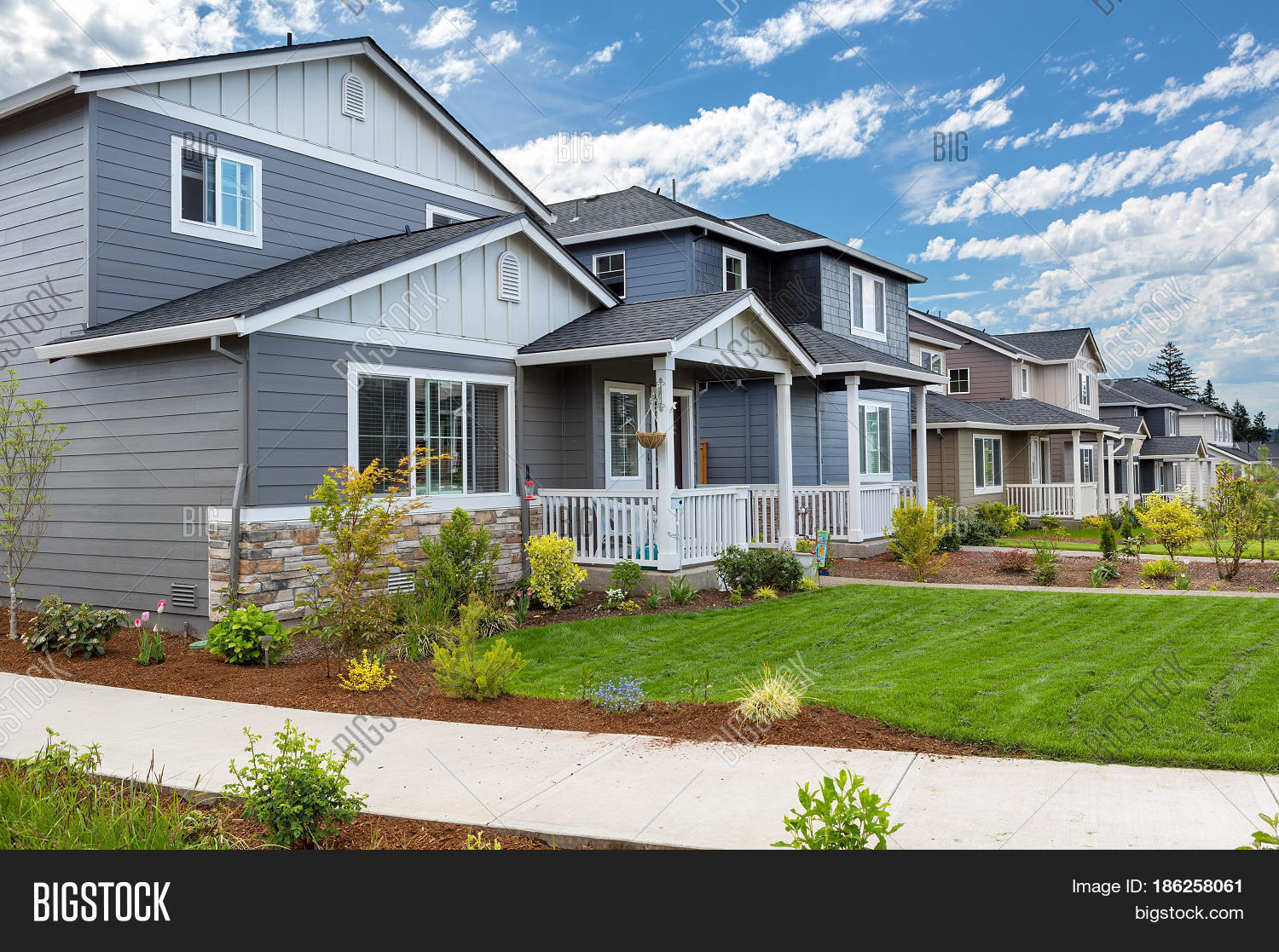 Tract Homes New Image & Photo (Free Trial) | Bigstock