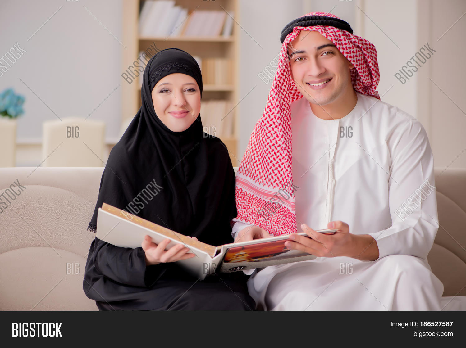 Pair Arab Man Woman Image & Photo (Free Trial) | Bigstock