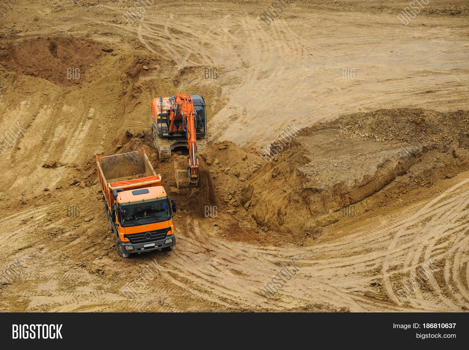 Excavator Moving Earth Image & Photo (Free Trial) | Bigstock