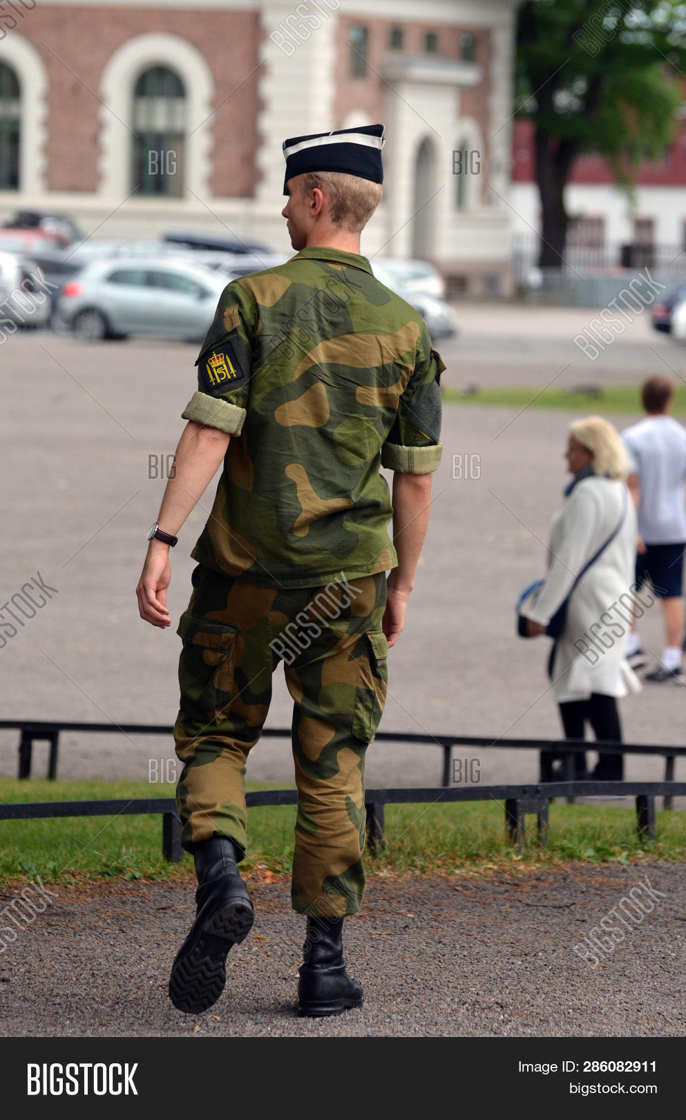 Norwegian King's Guard Image & Photo (Free Trial) | Bigstock