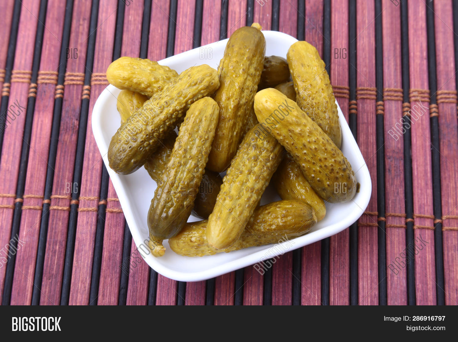 Imagen y foto Pickles. Bowl (prueba gratis) | Bigstock