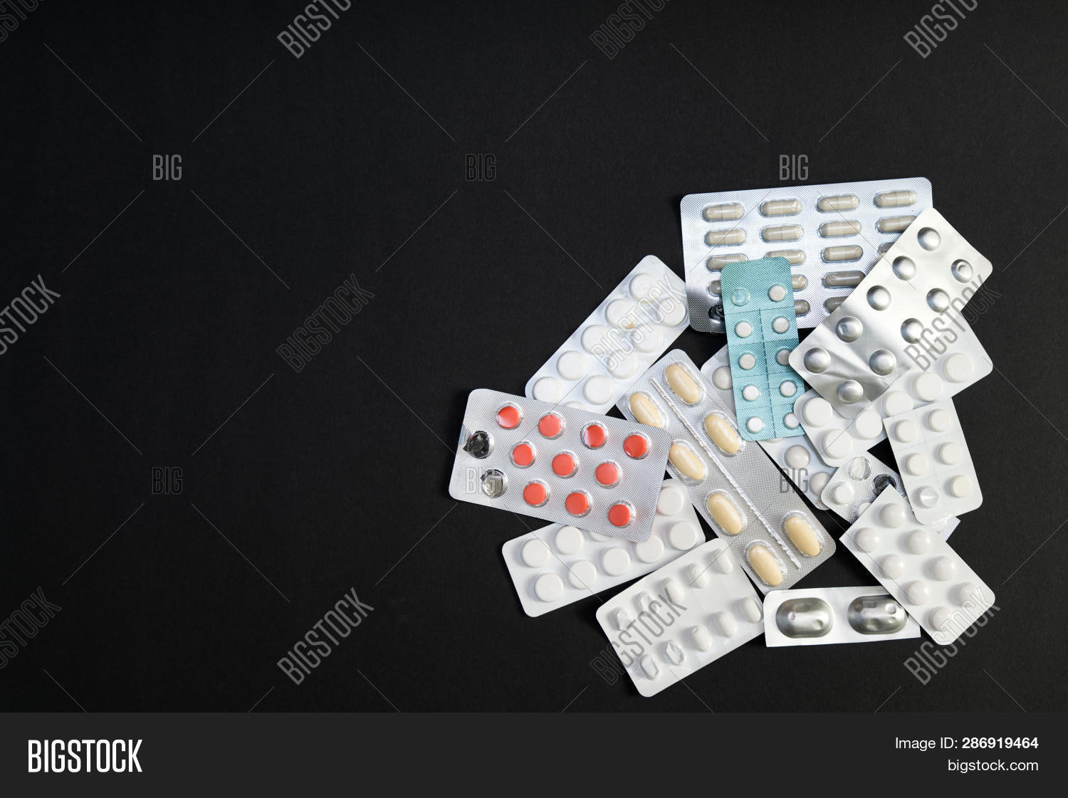 Packaging Tablets Image & Photo (Free Trial) | Bigstock