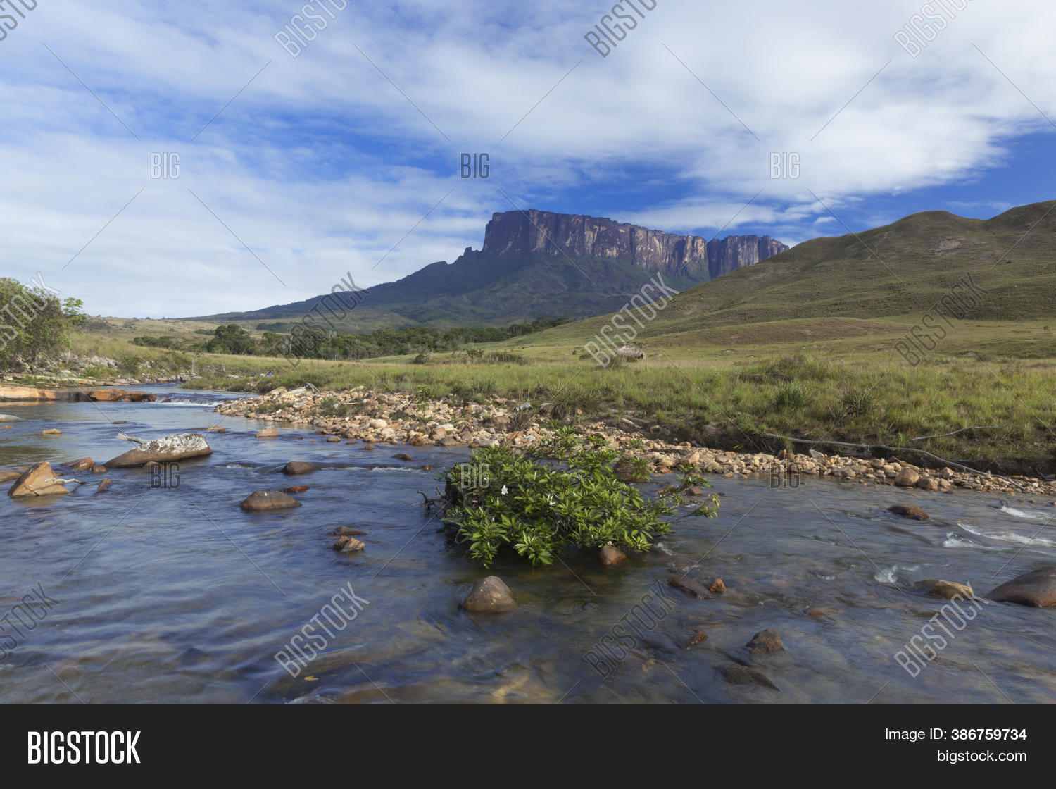 Kukenan-tepui Tek Image & Photo (Free Trial) | Bigstock
