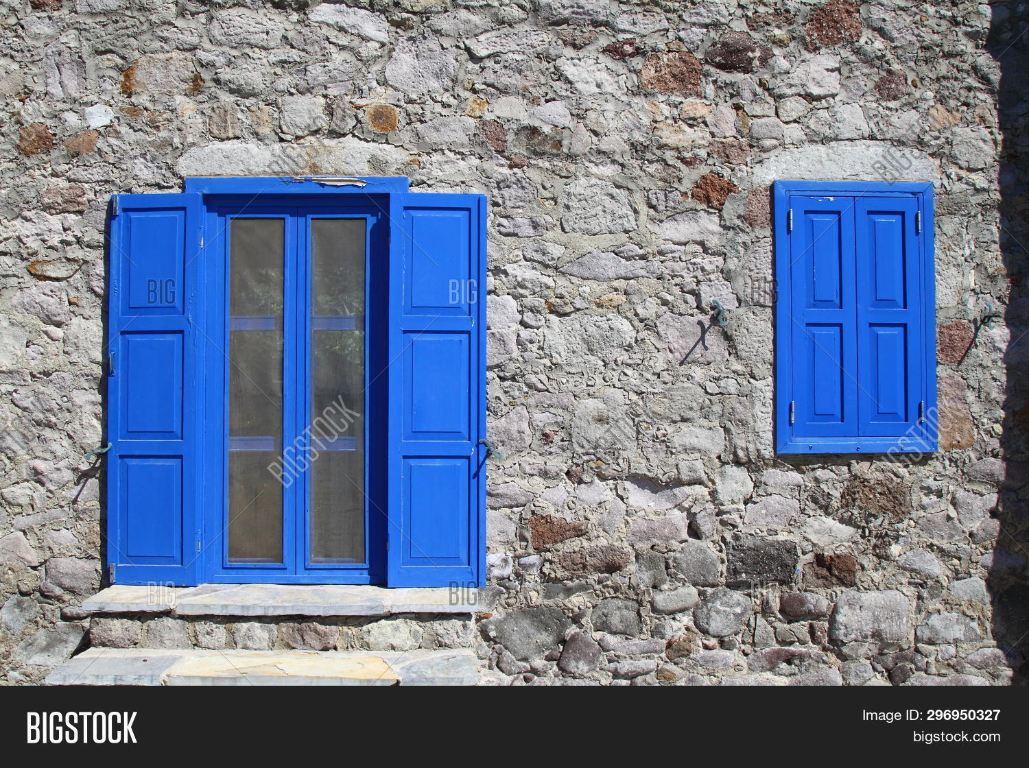 Open Closed Light Blue Image & Photo (Free Trial) | Bigstock