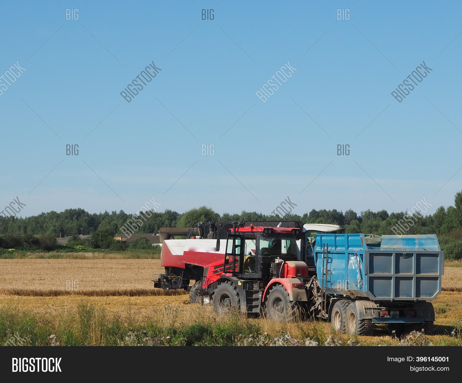 Combine-harvester Image & Photo (Free Trial) | Bigstock