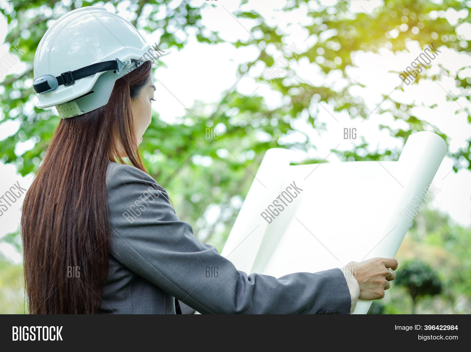 Female Environmental Image & Photo (Free Trial) | Bigstock