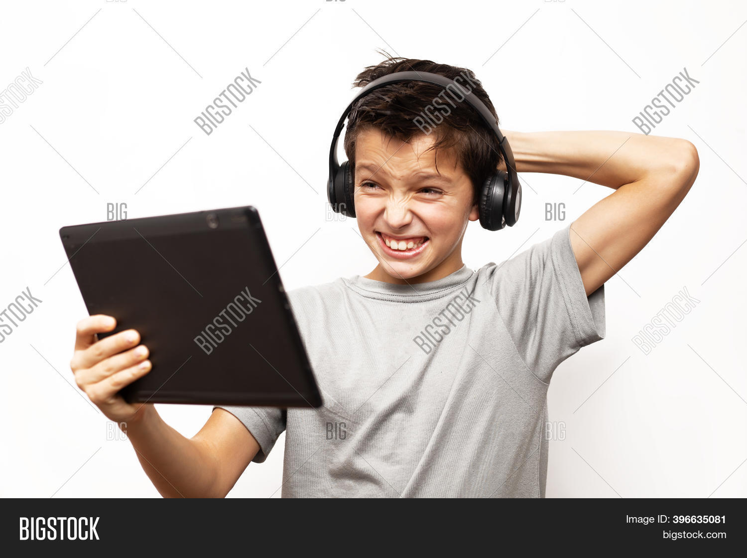 Shocked Kid Headphones Image & Photo (Free Trial) | Bigstock