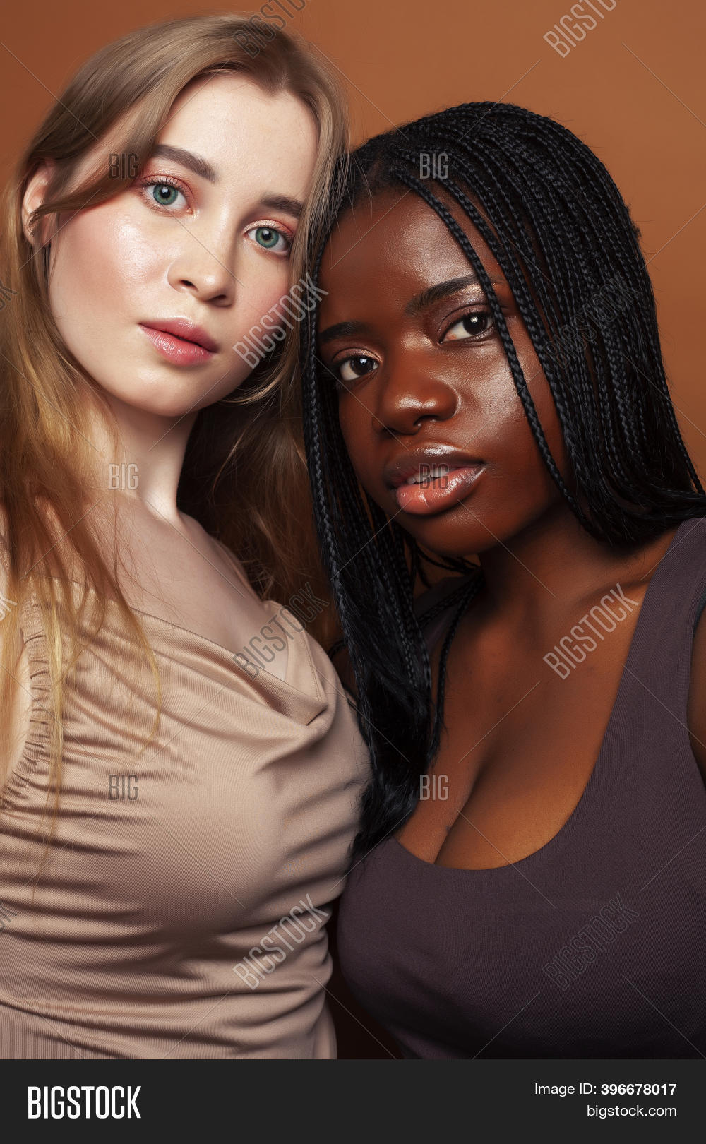 Two Görsel ve Fotoğrafı (Ücretsiz Deneme) | Bigstock