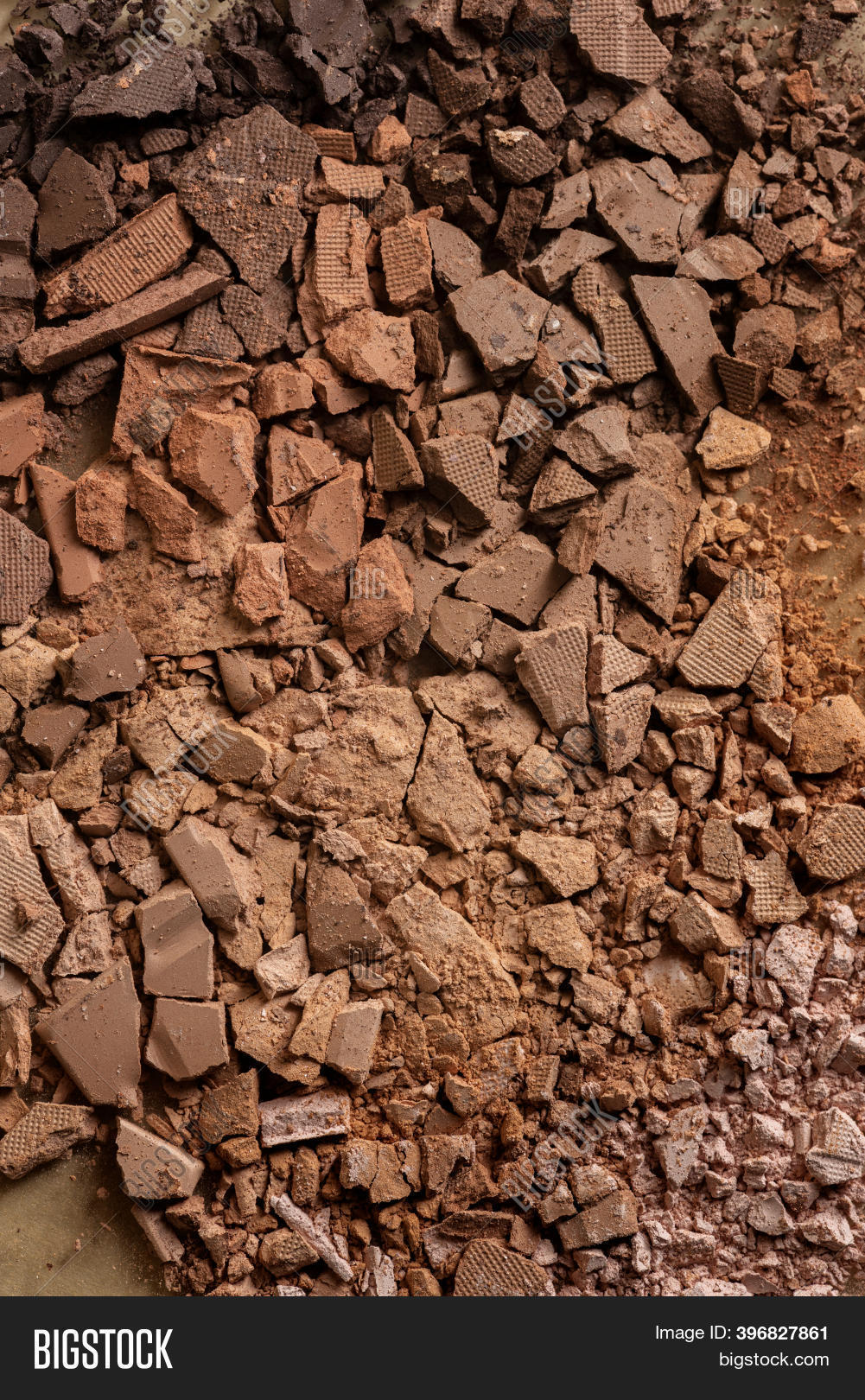 Broken Brown 图片和照片（免费试用） | Bigstock