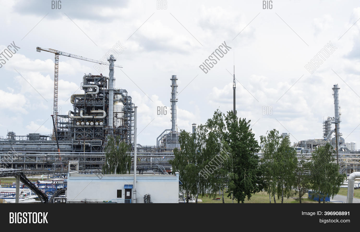 Distillation Tower Image & Photo (Free Trial) | Bigstock