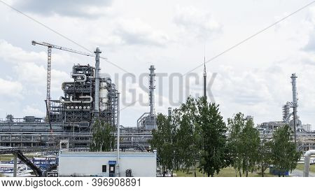 Distillation Tower Image & Photo (Free Trial) | Bigstock