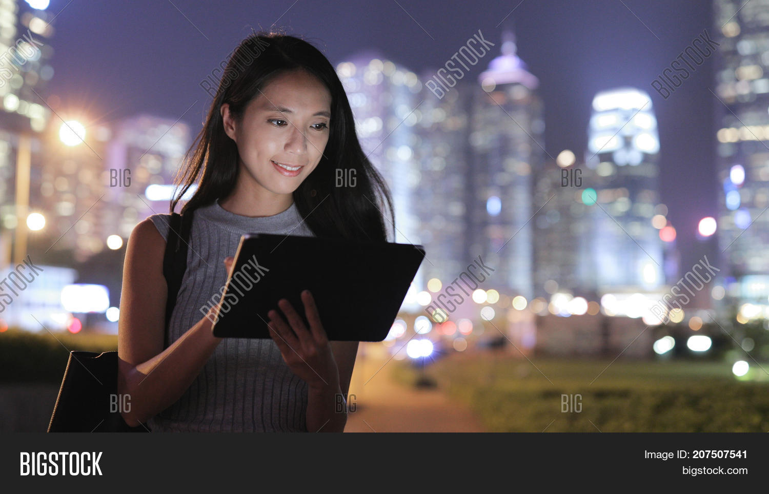 Woman Looking Tablet Image & Photo (Free Trial) | Bigstock