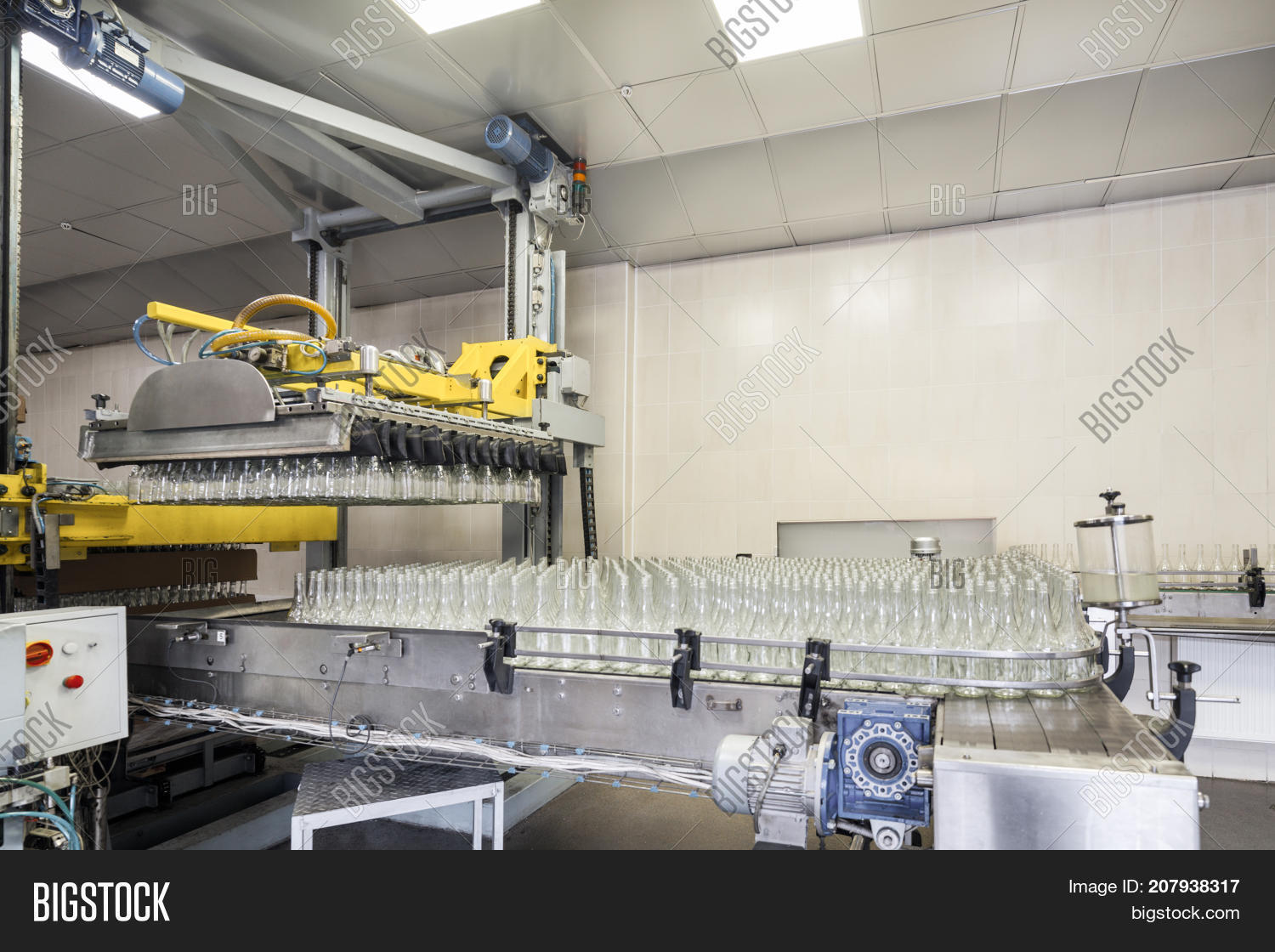 Unloading Glass Image & Photo (Free Trial) | Bigstock