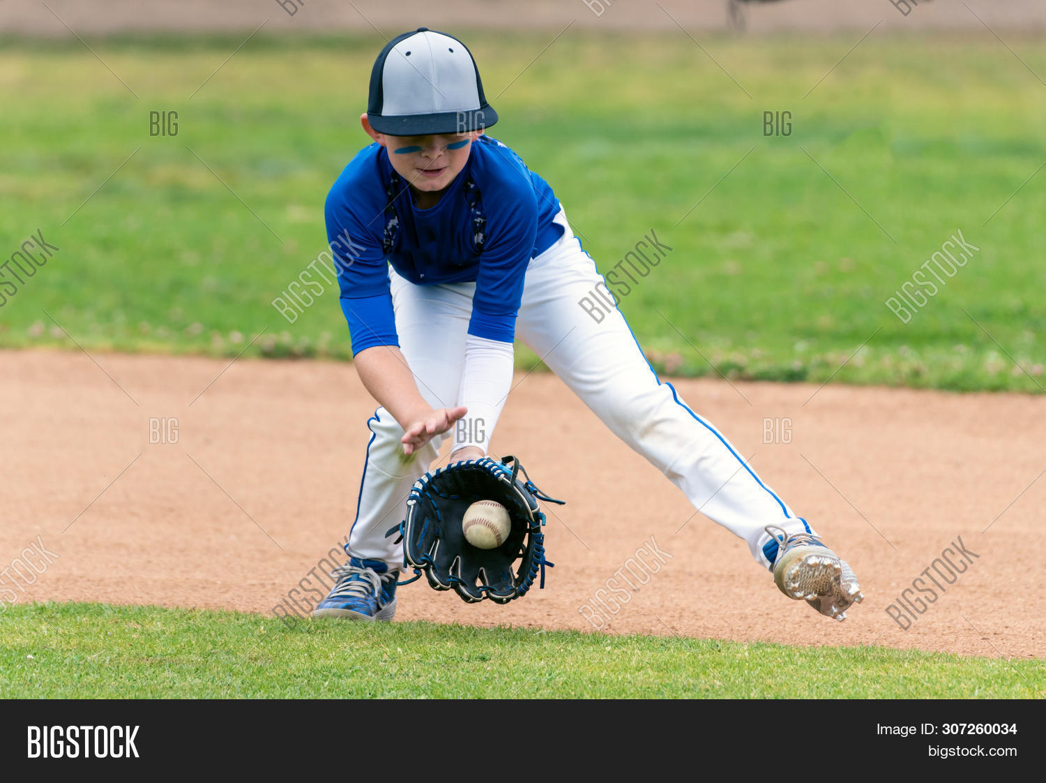 Youth Baseball Player Image & Photo (Free Trial) | Bigstock
