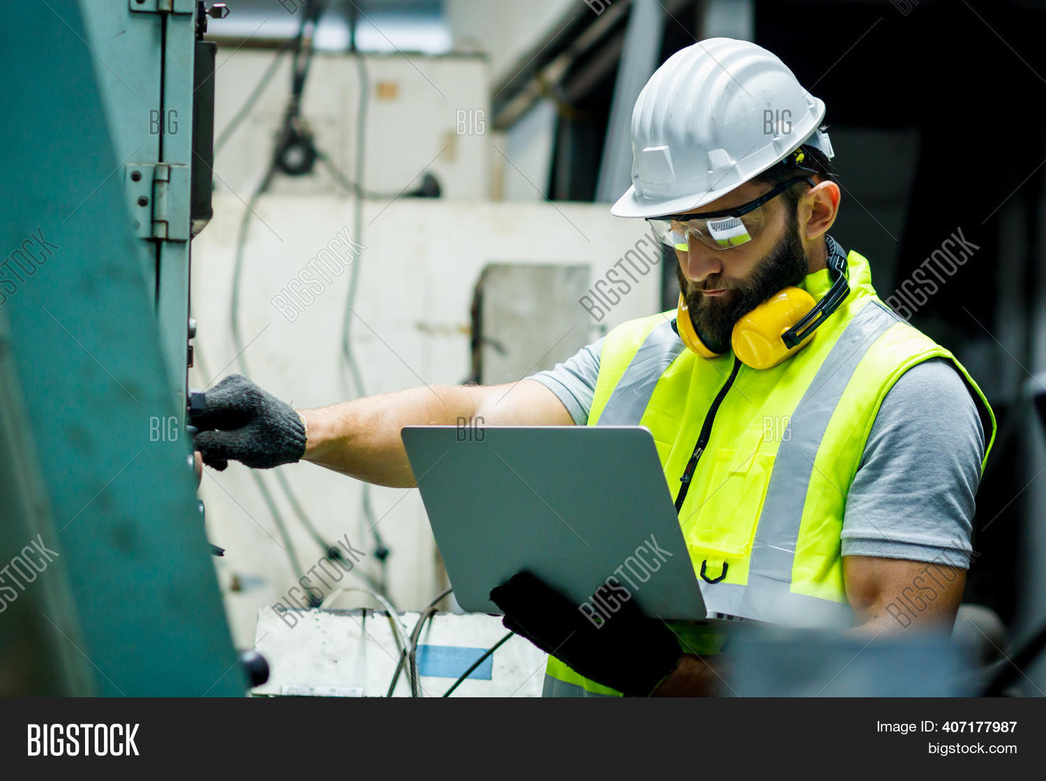 Mechanical Engineer Image & Photo (Free Trial) | Bigstock