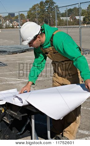Worker Reading Image & Photo (Free Trial) | Bigstock