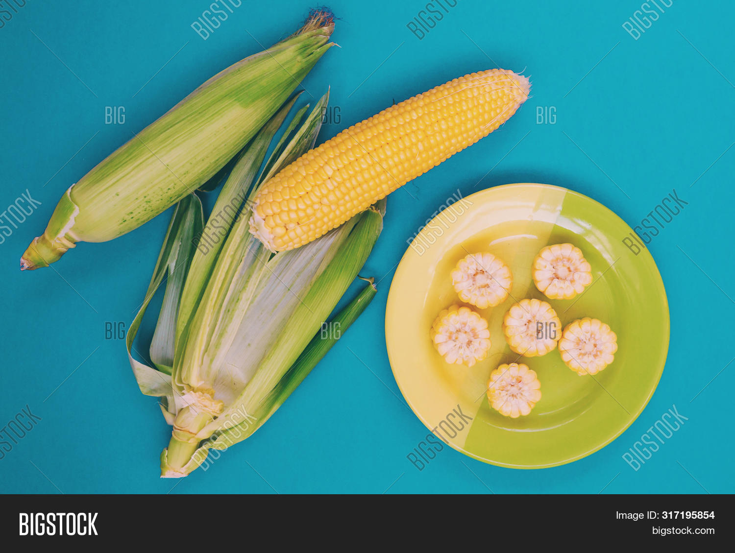 Imagen y foto Plate Corn On (prueba gratis) | Bigstock