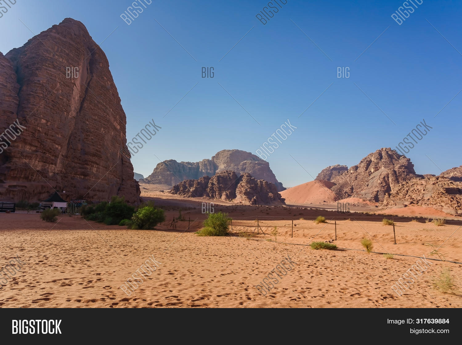 Red Mountains Wadi Rum Image & Photo (Free Trial) | Bigstock