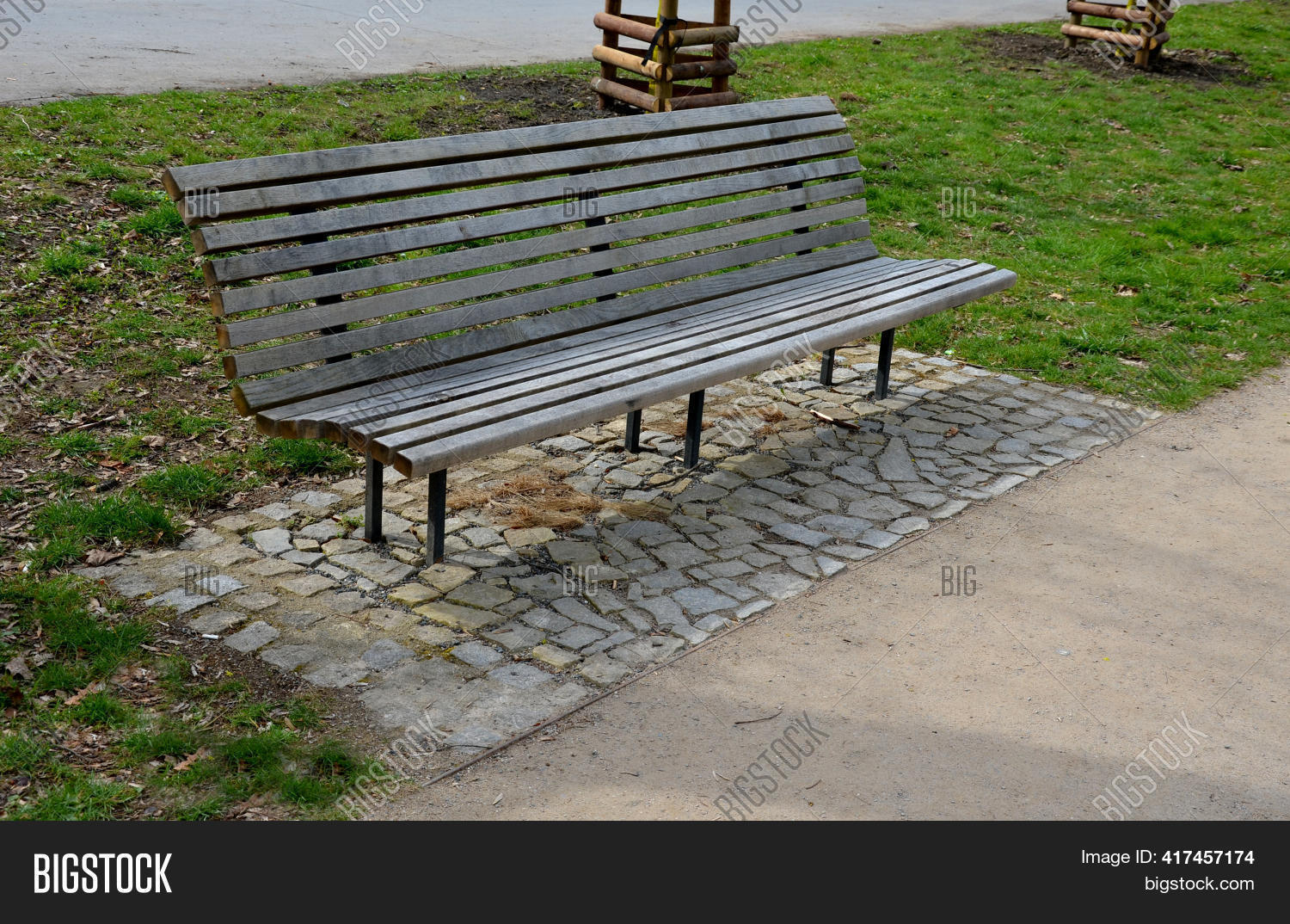 Wooden Long Park Bench Image & Photo (Free Trial) | Bigstock