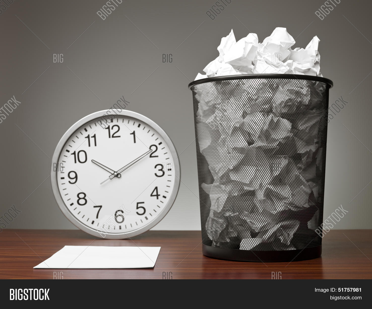 Recycle Bin Clock Image & Photo (Free Trial) | Bigstock
