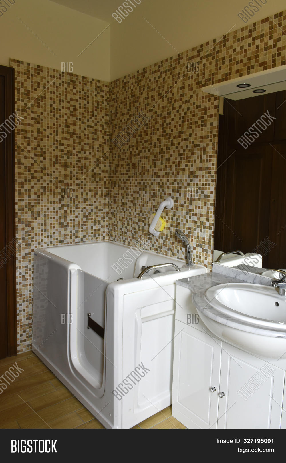 Bathtube Handicapped Image & Photo (Free Trial) | Bigstock