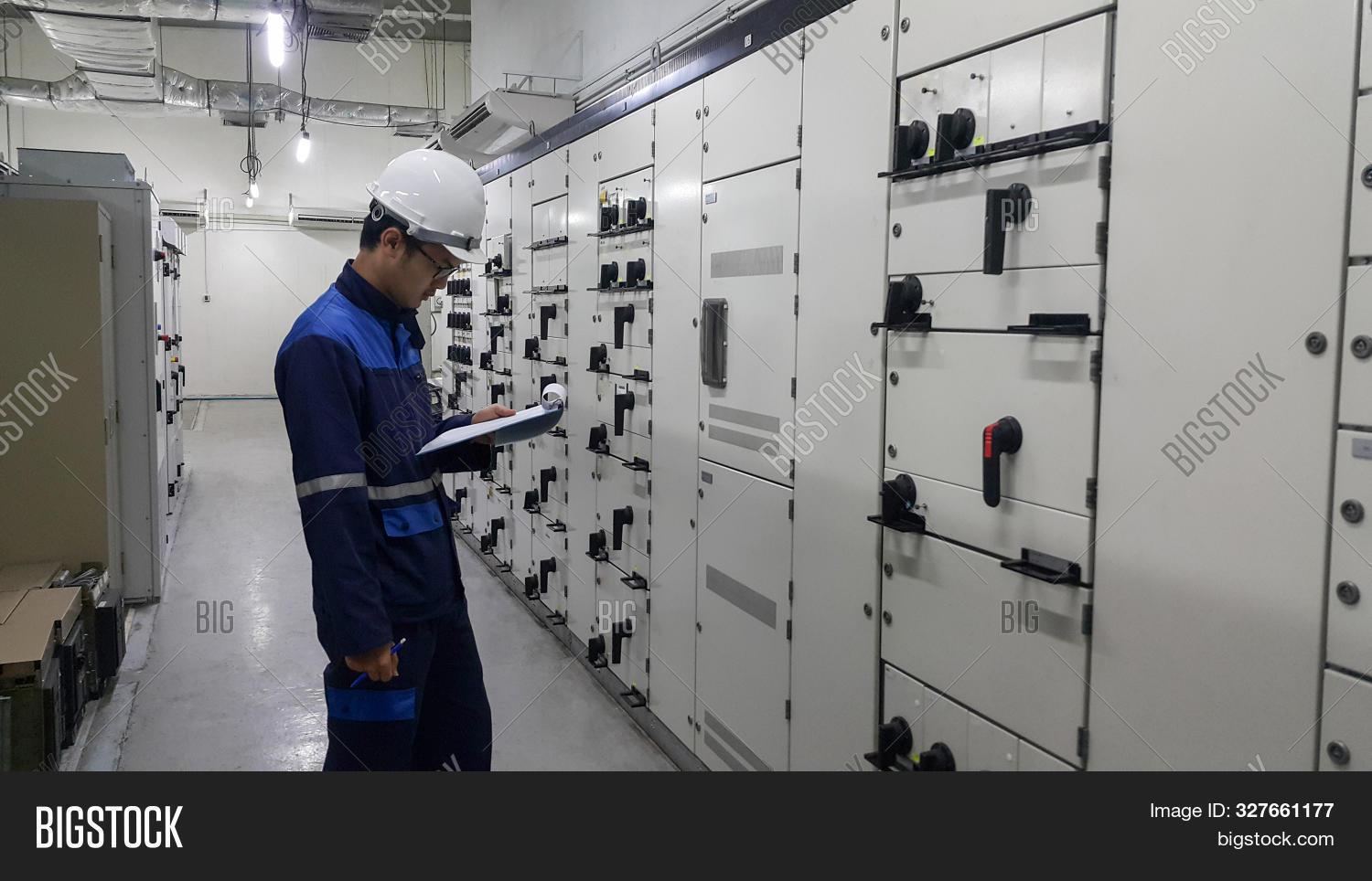 Electrician Cut Off Image & Photo (Free Trial) | Bigstock