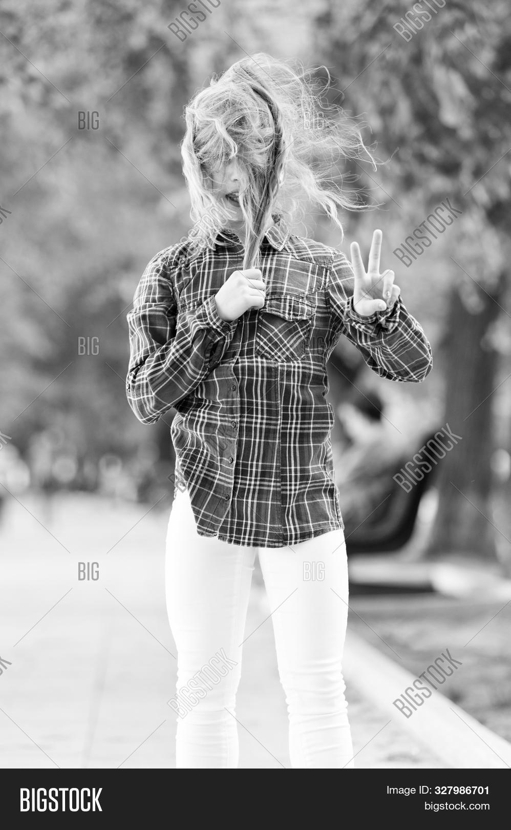 Imagen y foto Windy Outside. (prueba gratis) | Bigstock