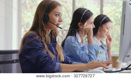 Customer Support Agent Image & Photo (Free Trial) | Bigstock